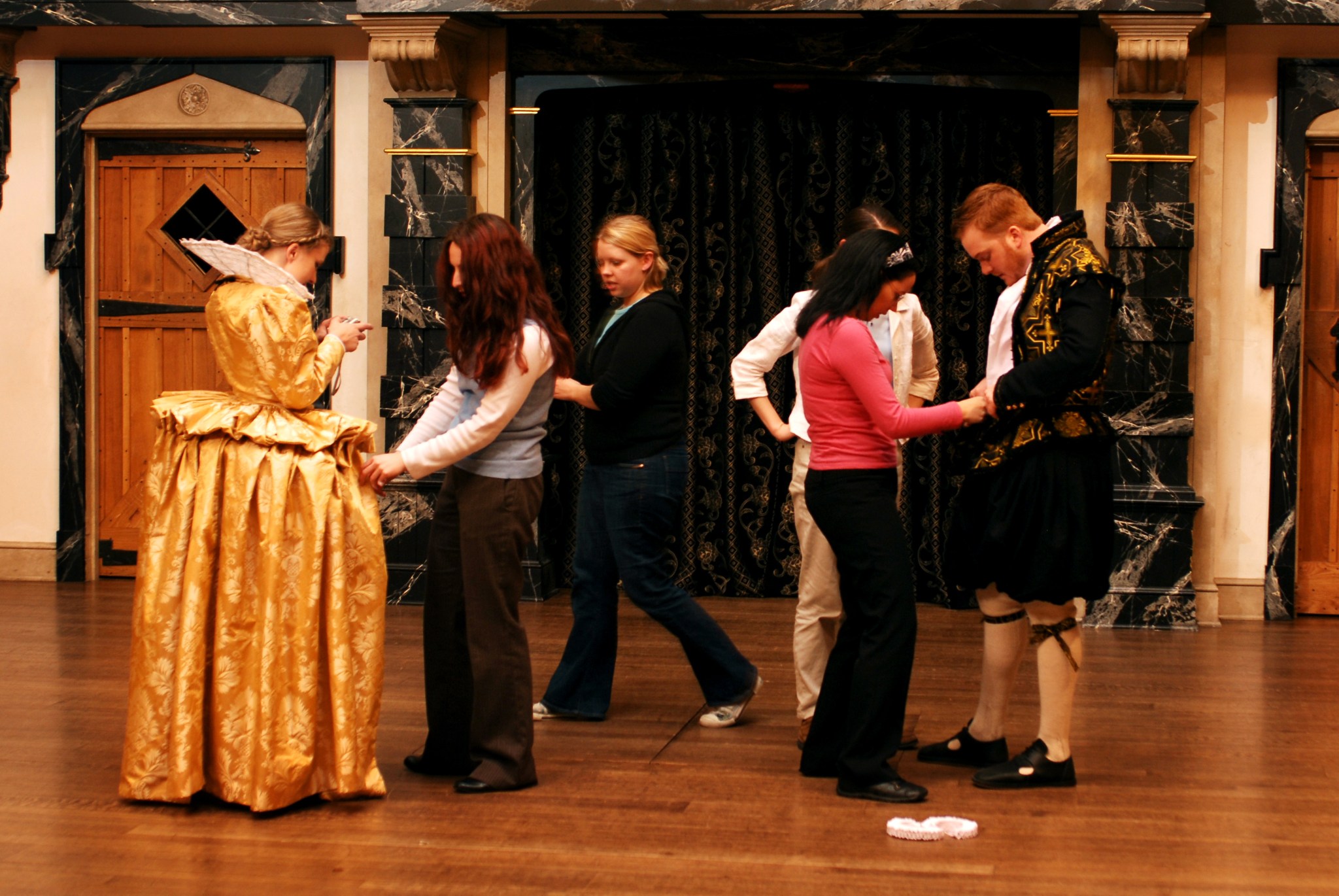 The Fashion is the Fashion 6: Hamlet – The Shakespearean Student